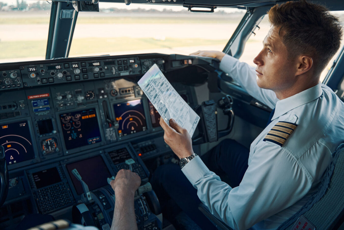 14 Types of Pilot Jobs and Their Expected Salaries in 2025
